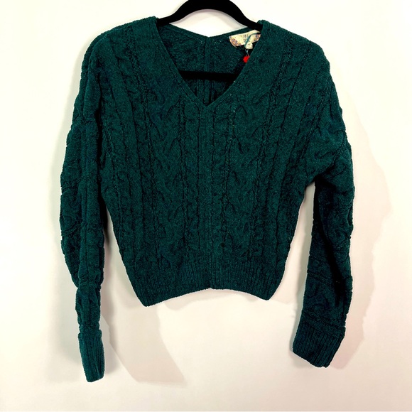 Pink Rose | Sweaters | Pink Rose Hunter Green Vneck Sweater Sz Xs Nwt ...